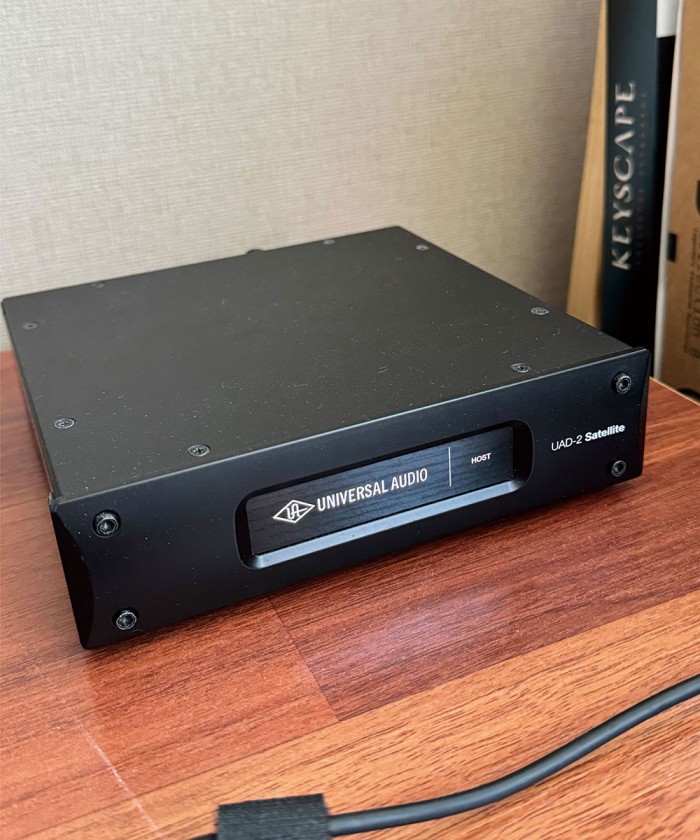 UAD Satellite OCTO TB2 새틀라이트