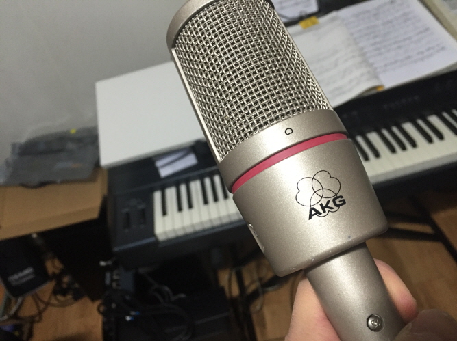 AKG C2000B콘덴서 마이크 팝니다
