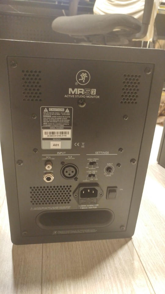 맥키(mackie) MR5 MK2