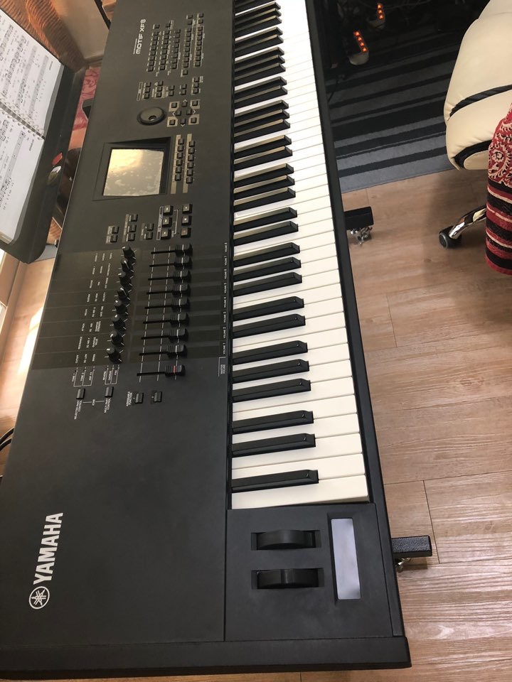 ***250 가격 인하!! YAMAHA 야마하 MOTIF XF8 (부산 직거래) 풀옵션!!!(+바퀴달린 스탠드 + 55스테레오 ...