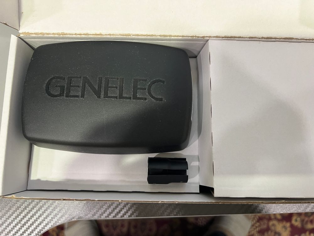 제네렉 Genelec 8330 + GLM kit