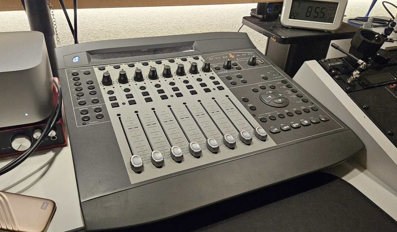 DIGIDESIGN Command 8 가성비 모터페이더 컨트롤러 판매합니다.