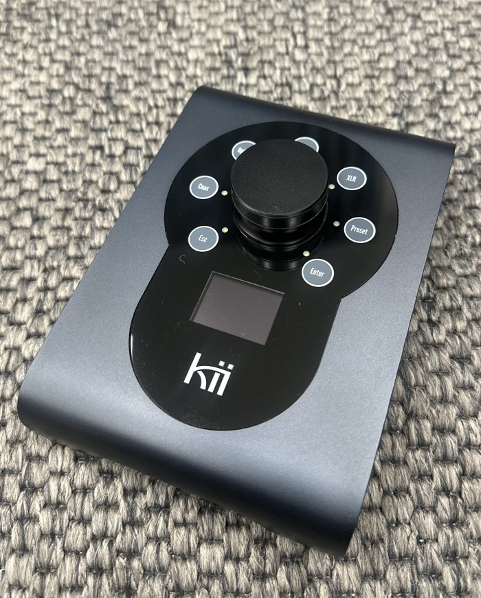 Kii Three Red 1조와 Controller 판매합니다