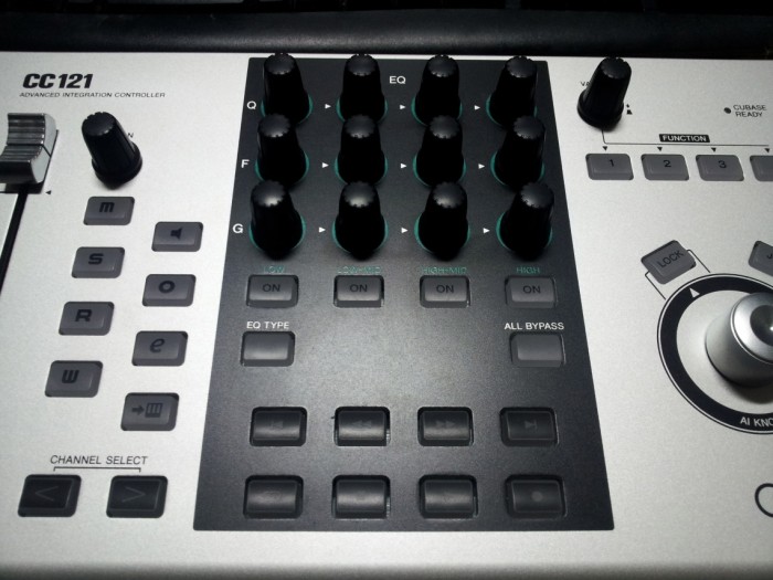 Steinberg Cubase 전용 통합 컨트롤러 CC121 팝니다