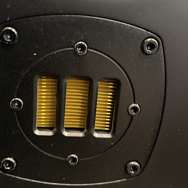 EVE SC307 스피커 1조 판매합니다.