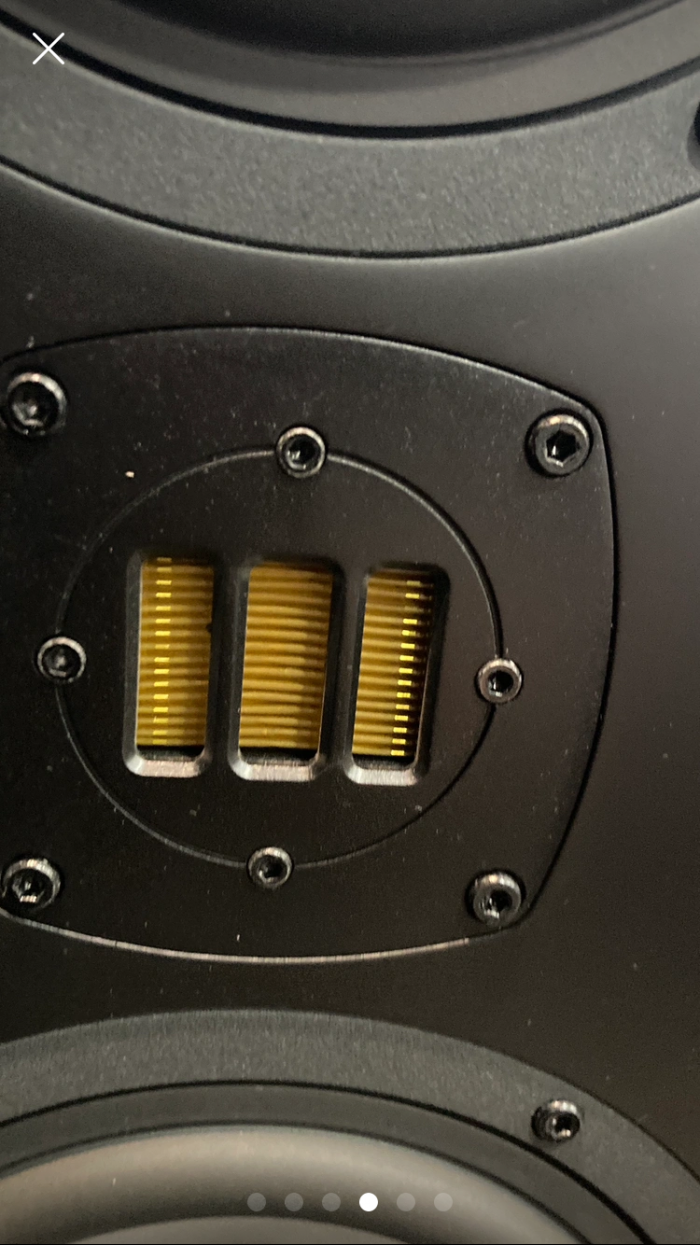 EVE SC307 스피커 1조 판매합니다.