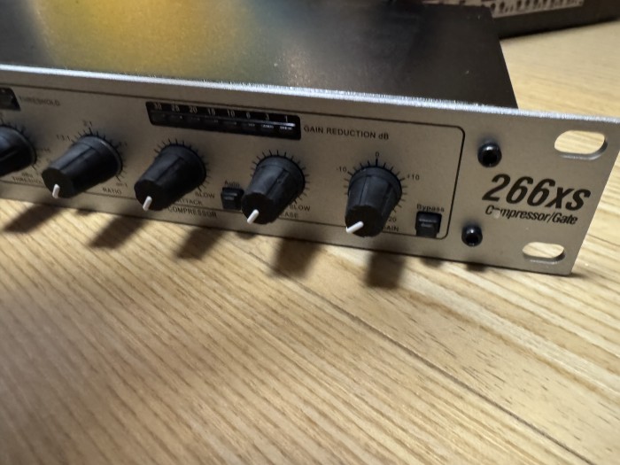 dbx 266xs 스테레오 컴프레서