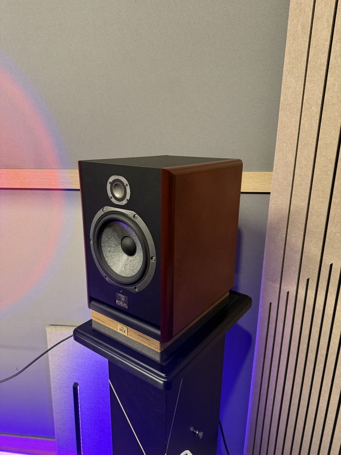 포칼솔로6be와 제네렉8040 교환원합니다.