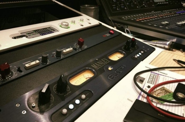 Manley elop+ stereo opto comp 판매합니다