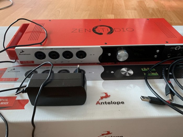 Antelope Zen Studio red 판매합니다. 오디오인터페이스 풀박!
