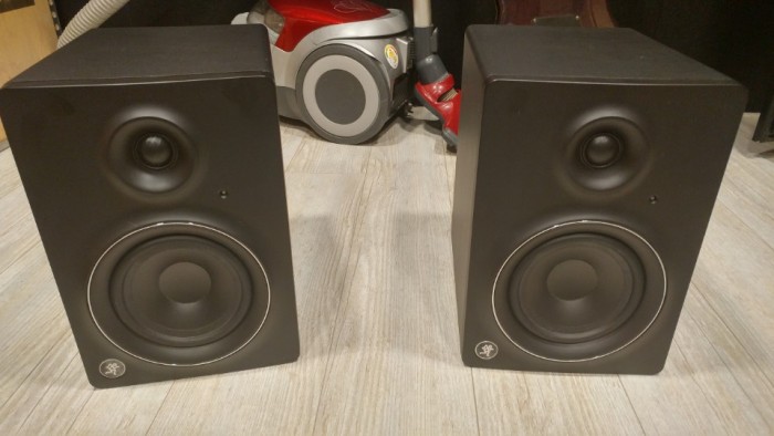 맥키(mackie) MR5 MK2