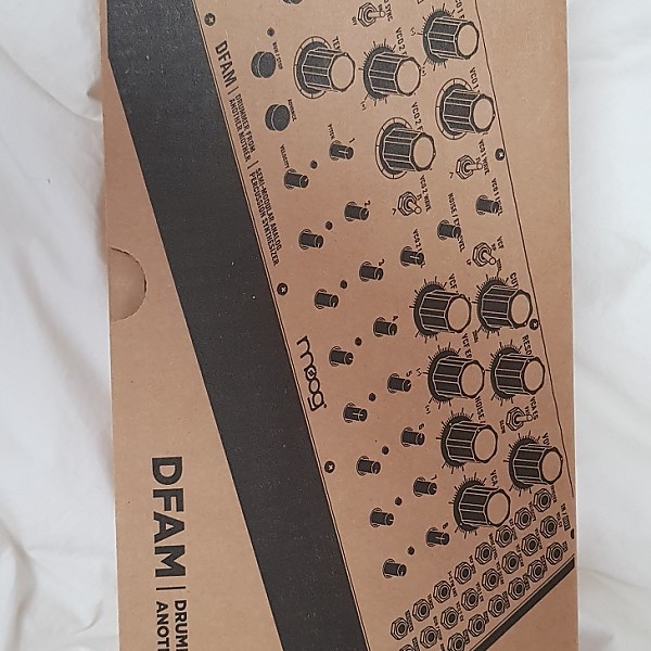 MOOG DFAM (percussion synth) (+2 tire rack 무료제공) 판매합니다.
