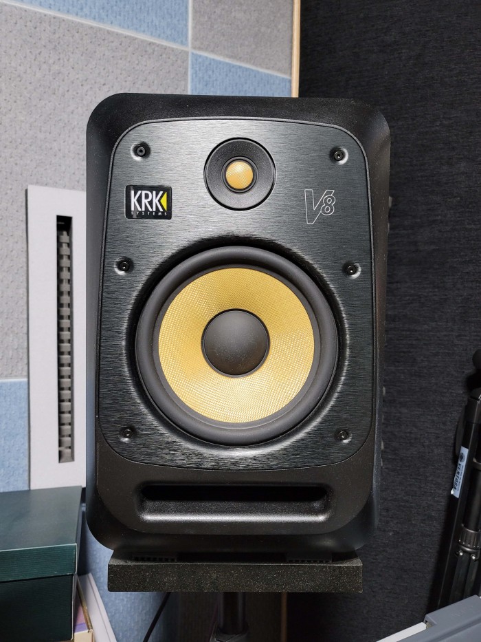 KRK V8 S4 1조 판매합니다