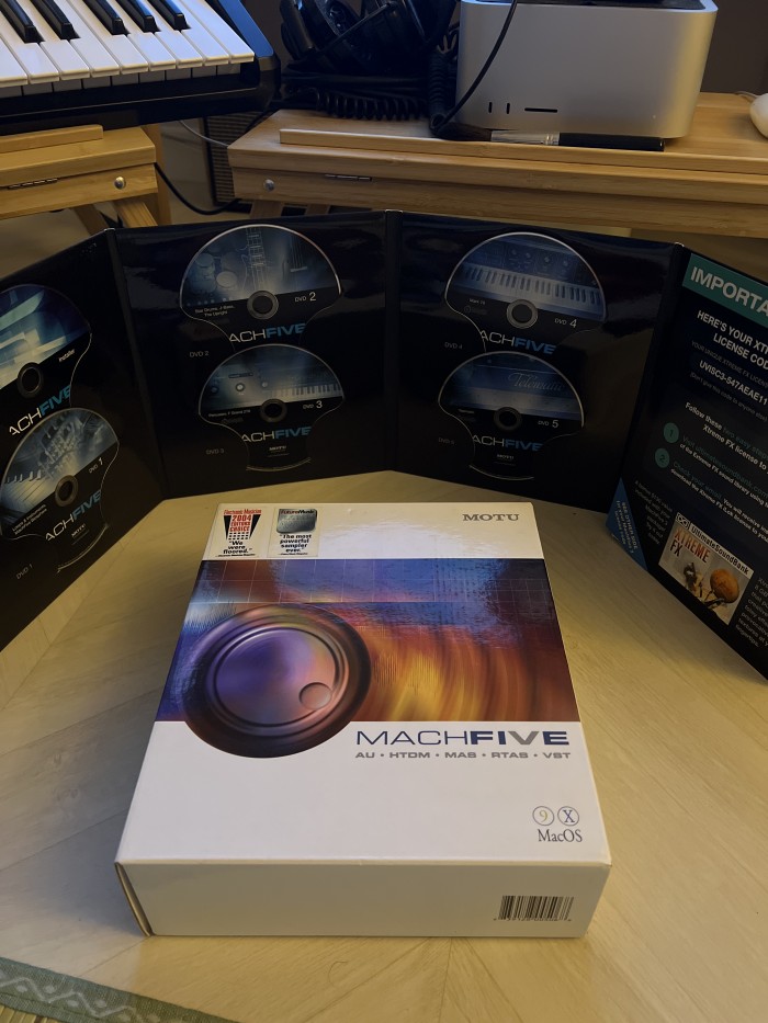 모투 마하파이브3 (MOTU MACHFIVE 3) + iLok