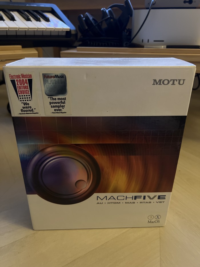 모투 마하파이브3 (MOTU MACHFIVE 3) + iLok