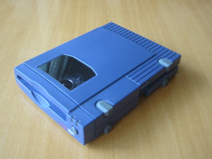 Iomega Zip Drive (SCSI) 가지고 계신분께!!